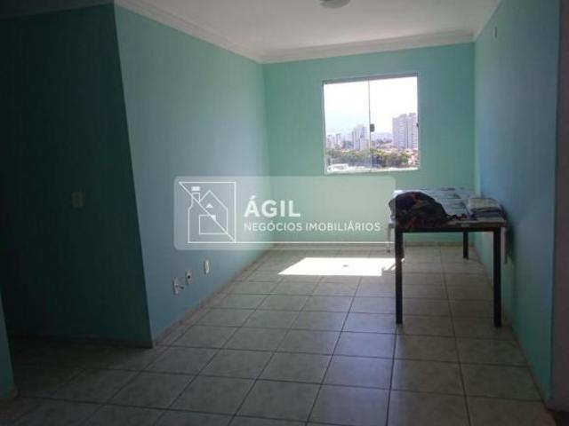 Apartamento de Cobertura a venda 3 Dormitórios, sendo 1 Suíte, no Edifício Baronesa em Taubaté