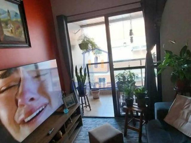Apartamento de dois dormitórios + dependência de serviço completa na Praia da Enseada