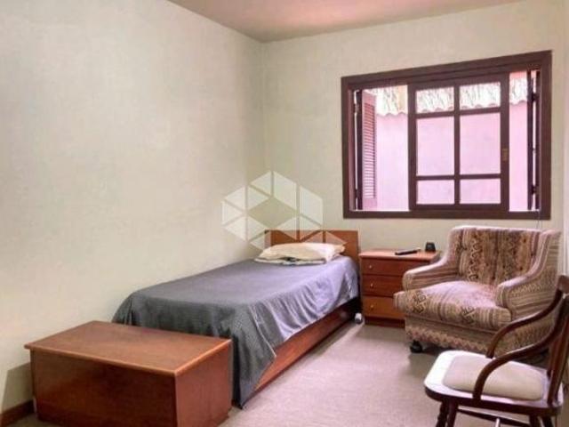 Apartamento de dois dormitórios junto a Catedral de Pedra