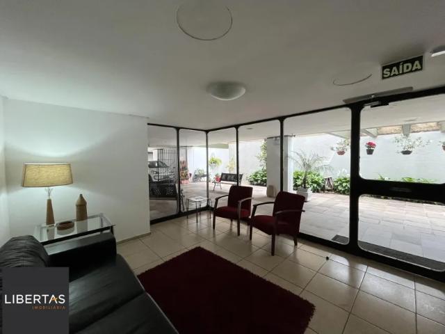 Apartamento de dois quartos com suíte no bairro Menino Deus em Porto Alegre