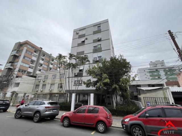 Apartamento de dois quartos com suíte no bairro Menino Deus em Porto Alegre