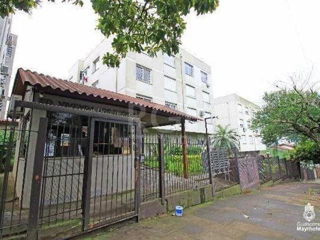 Apartamento de dois quartos e uma vaga de garagem no bairro Tristeza em Porto Al