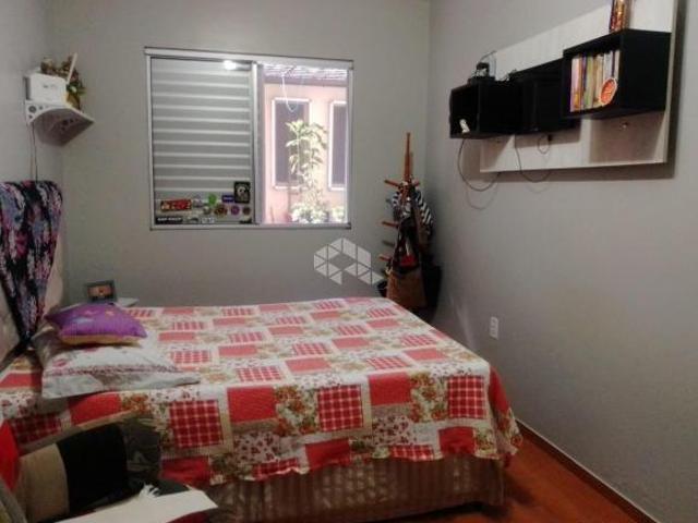 Apartamento de dois quartos e pátio no bairro Teresópolis em Porto Alegre/RS