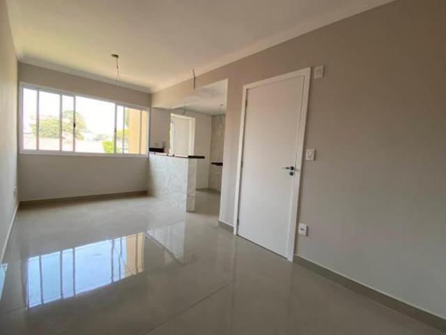 Apartamento de dois quartos no bairro Serrano