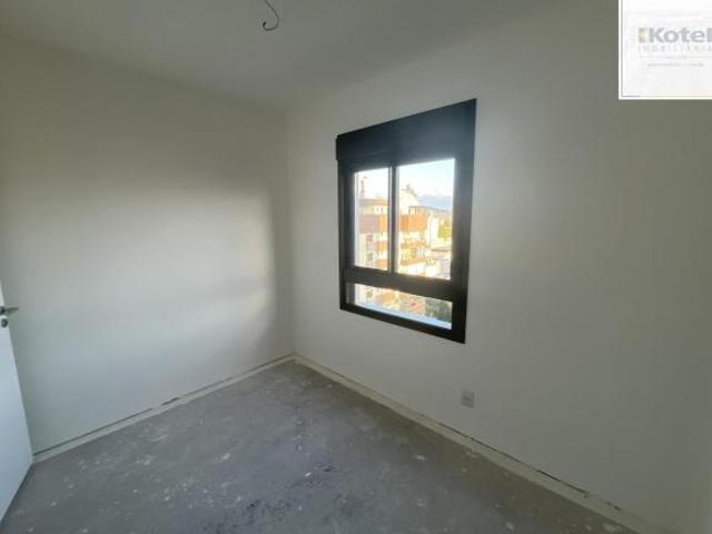Apartamento de dois quartos, suíte e uma vaga de garagem no bairro Rio branco