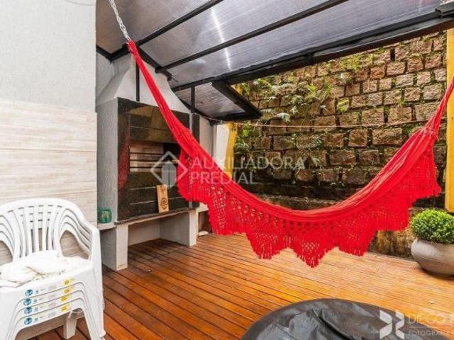 Apartamento de dormitório garden 49m2 privativos 1 vaga rotativa no bairro Petropolis