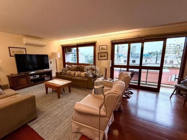 Apartamento de frente, 3 dormitórios,1 suíte, 1 vaga, no Menino Deus, em Porto Alegre/RS