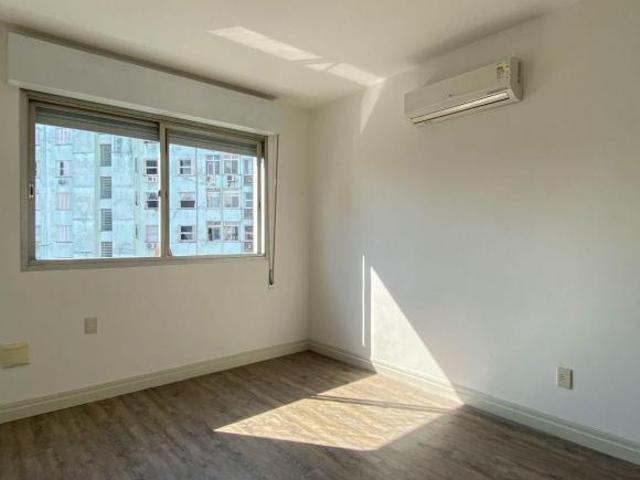 APARTAMENTO DE FRENTE, 1 DORMITÓRIO COM VAGA DE GARAGEM NA DUQUE