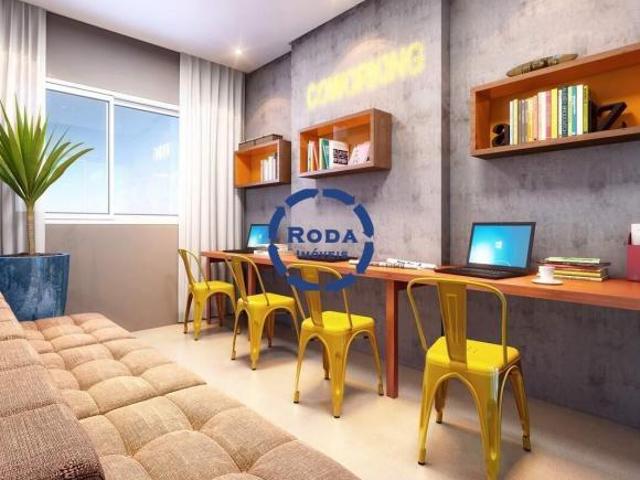 Apartamento de frente com 3 dormitórios e 2 vagas no Boqueirão