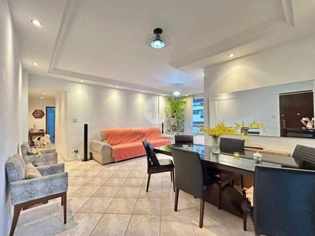 Apartamento de frente à venda no bairro da Ponta da Praia