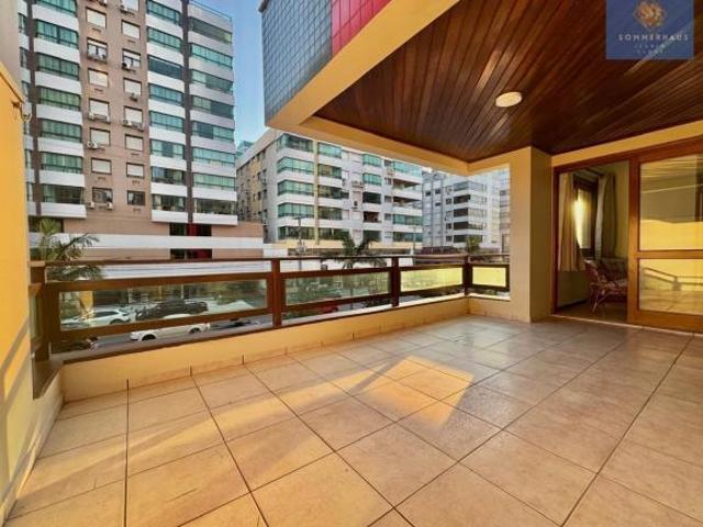 Apartamento de frente e com terraço em Capão da Canoa