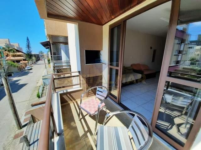 APARTAMENTO DE FRENTE LOCALIZADO A 200 METROS DO MAR DE BOMBAS. 053