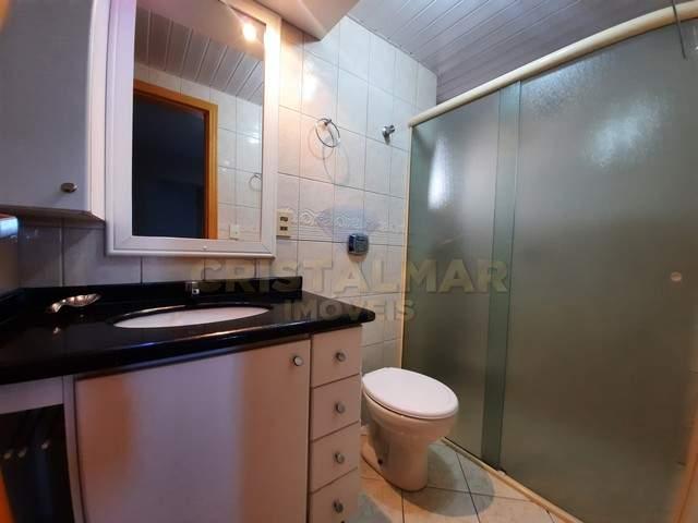 Apartamento de frente no 2º piso, Edifício com elevador, Localizado a 50 metros do mar em Bombas