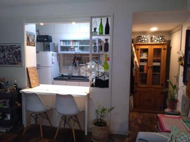 Apartamento de frente, sol da manhã, 1 dormitório/quarto a venda no bairro Petrópolis
