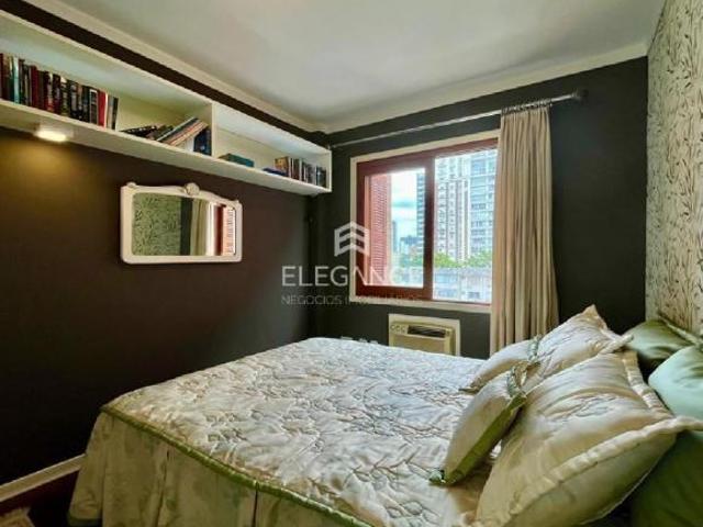 Apartamento de frente para comprar com 92 m2 privativos, 3 dormitórios, suíte, 2 vagas box garagem P