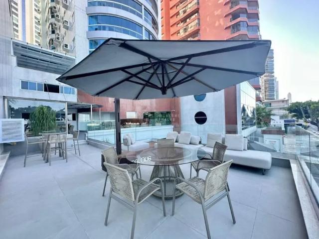 Apartamento de Frente para o Mar, com 220 m2 privativos em Balneário Camboriú/SC