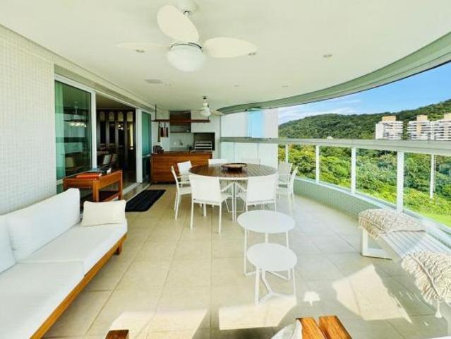 Apartamento de frente para o mar na Riviera de São Lourenço
