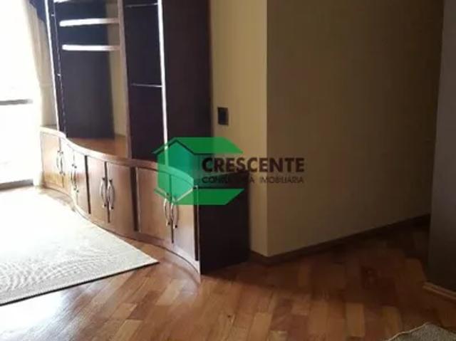 Apartamento de frente à Praça Kennedy próximo à todo comércio local