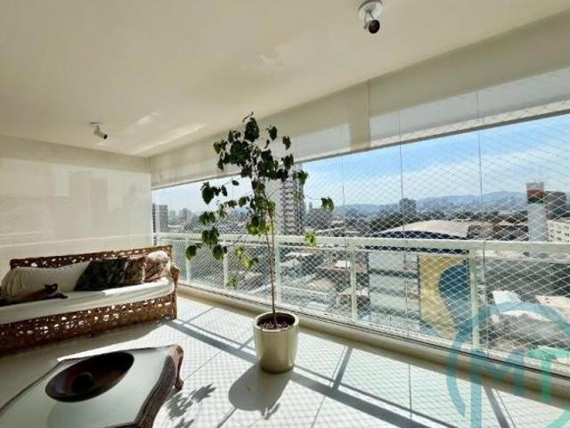 Apartamento a venda na Vila Romana: 3 Quartos, 3 Suítes, 5 Banheiros, 3 Vagas de