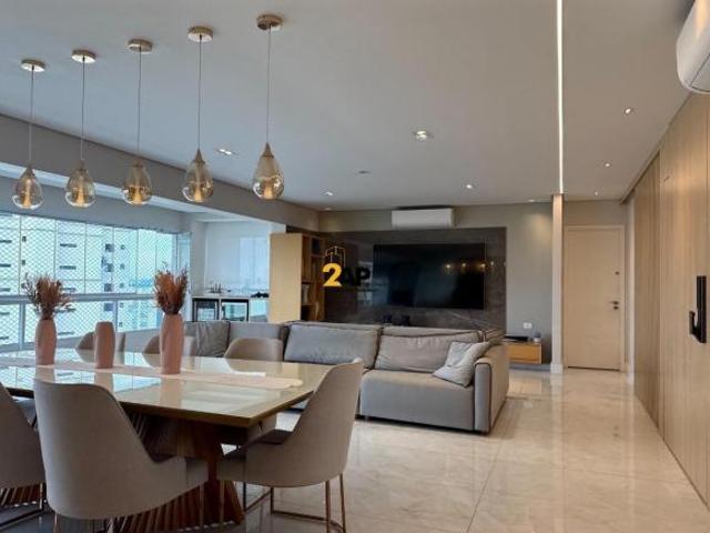 Apartamento de luxo na Vila Andrade: 3 quartos, 3 suítes, 3 banheiros, 3 vagas, 211m² São Paulo SP
