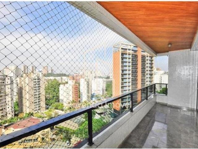 Apartamento de Luxo na Vila Andrade: 3 Quartos, 3 Suítes, 4 Banheiros, 3 Vagas d