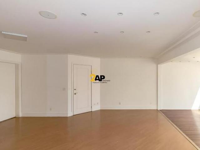 Apartamento de luxo na Vila Olímpia: 3 quartos, 3 suítes, 2 salas, 5 banheiros, 3 vagas de garagem