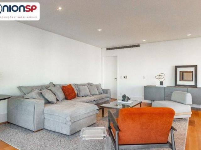 Apartamento de luxo na Vila Olímpia, SP