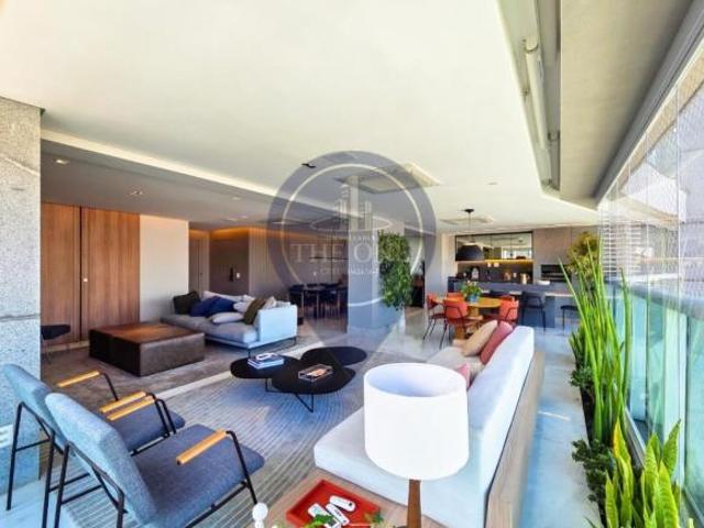 Apartamento de Luxo na Vila Mariana: 4 Quartos, 4 Suítes, 2 Salas, 5 Banheiros e 4 Vagas 215m² S