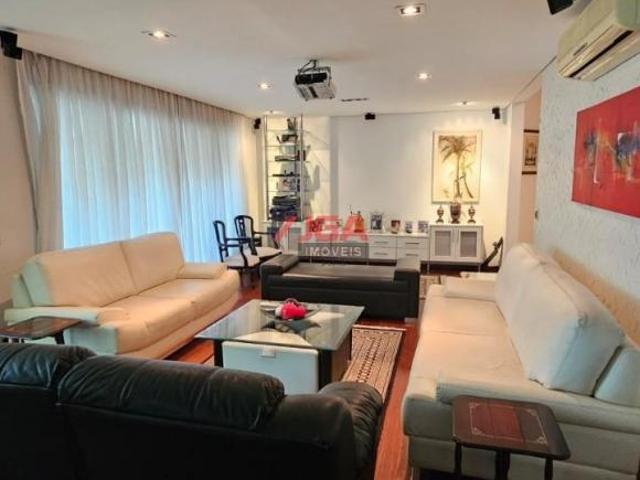 Apartamento de luxo no Campo Belo: 4 suítes, 3 vagas de garagem, 270m² de área. Venda ou locação em