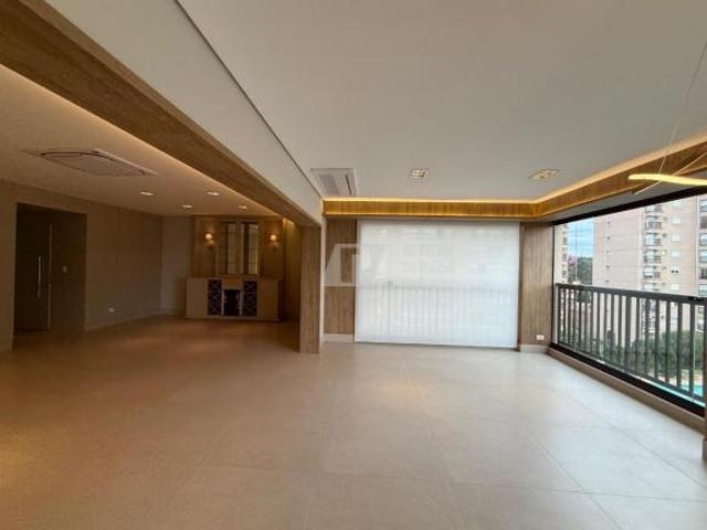 Apartamento de luxo no Centro de Piracicaba SP: 4 quartos, 3 suítes, 6 banheiros, 4 vagas, 269m². Ve