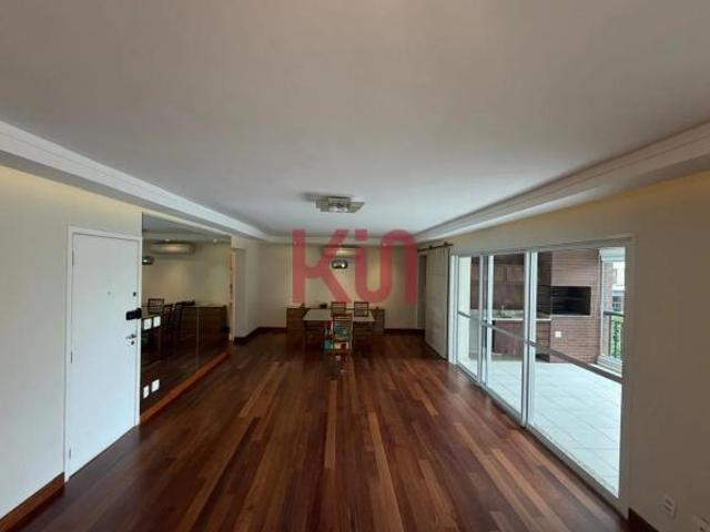 Apartamento de Luxo no Condomínio Casa das Caldeirasca: 3 quartos, 3 suítes, 1 sala, 5 banheiros, 2