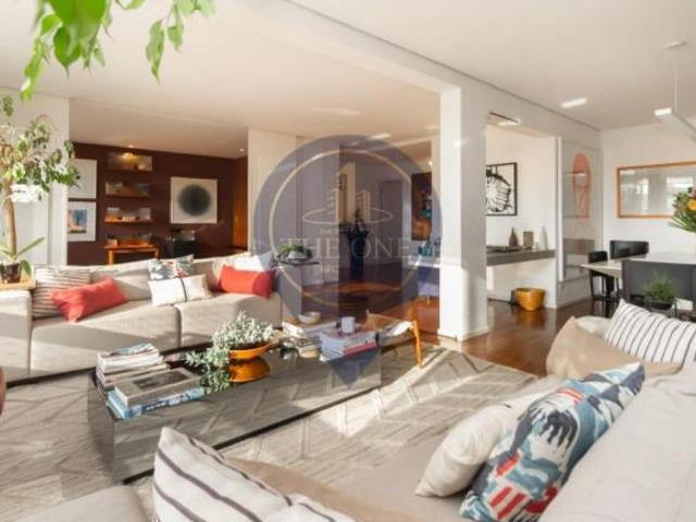 Apartamento de luxo no coração de São Paulo: 4 quartos, 3 suítes, 2 salas, 5 banheiros, 253m² no Jar