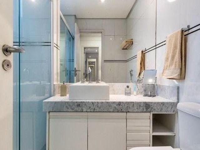 Apartamento de luxo no coração do Itaim Bibi: 3 quartos, 3 suítes, 5 banheiros, 3 vagas de garagem
