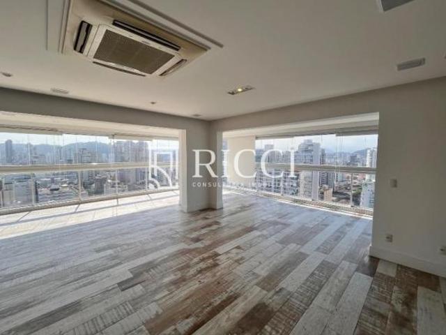 Apartamento de Luxo no Gonzaga: 3 Suítes, 3 Salas, 4 Vagas de Garagem, 277 m² Santos SP