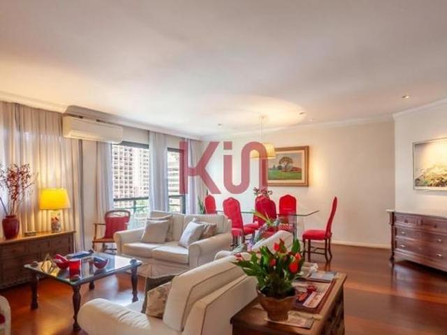 Apartamento de Luxo no Itaim Bibi 2 Quartos, 2 Suítes, 3 Banheiros, 2 Vagas 143,00m² São Paulo