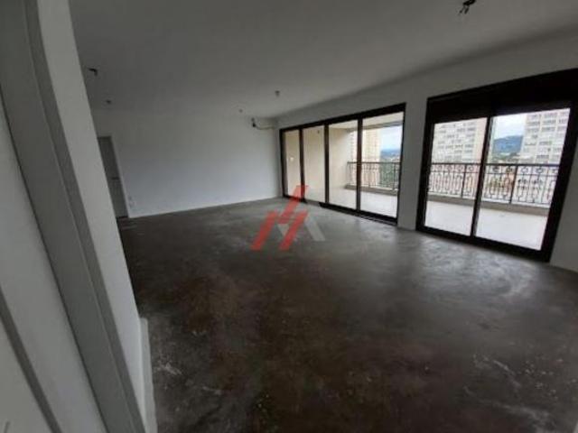 Apartamento de Luxo à Venda em Green Valley Alphaville, Barueri SP: 3 Quartos, 3 Suítes, 3 Salas, 5