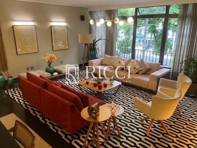 Apartamento de Luxo à Venda no Boqueirão em Santos SP