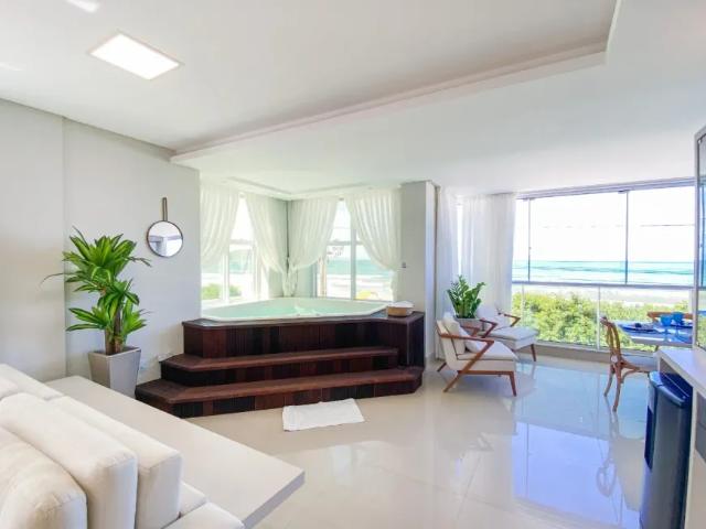 Apartamento de luxo à beira mar na Praia de Palmas em Santa Catarina