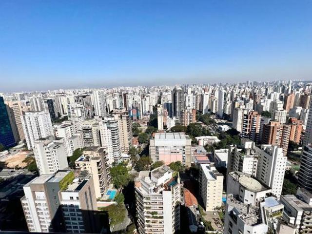Apartamento de Luxo com 375m², 4 Suítes e 4 Vagas à Venda em Moema