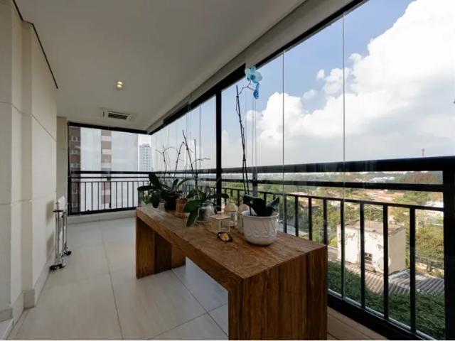 Apartamento de luxo com 3 suítes e 4 vagas no Alto da Boa Vista, São Paulo SP: Imperdível!