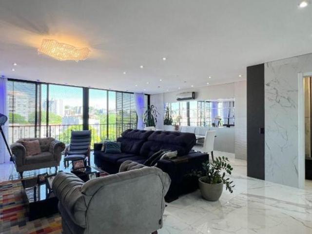 Apartamento de luxo com 3 suítes e 4 vagas no Jardim Lindóia