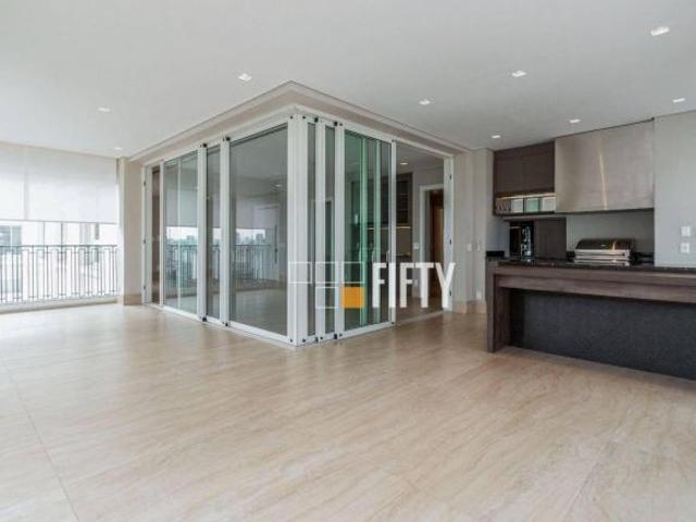 Apartamento de Luxo de 275 m² 4 Suítes e 5 Vagas Andar Alto e Área de Lazer Completa Próximo à Av