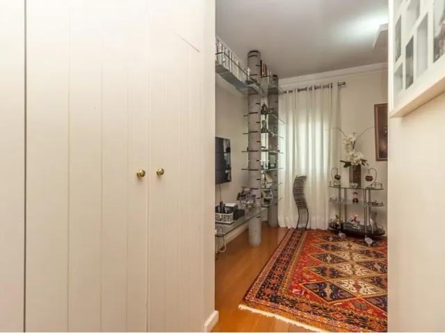 Apartamento de Luxo em Moema, São Paulo SP: 4 Quartos, 4 Suítes, 6 Banheiros e 198m² de Puro Confort