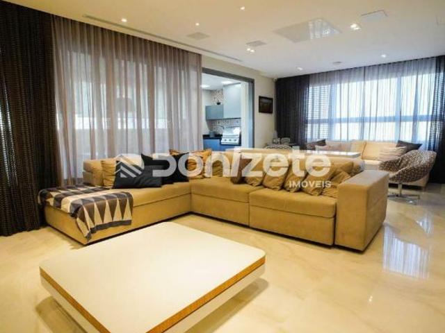 Apartamento de Luxo em Campestre: 4 Suítes, 4 Vagas, Financia