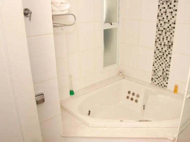 Apartamento de Luxo em Higienópolis: 4 Quartos, Suíte, 3 Salas, 4 Banheiros, 2 Vagas, 210m² São Pa