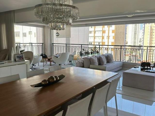 Apartamento de luxo, PORTEIRA FECHADA! Alto padrão ao lado do parque Aclimação
