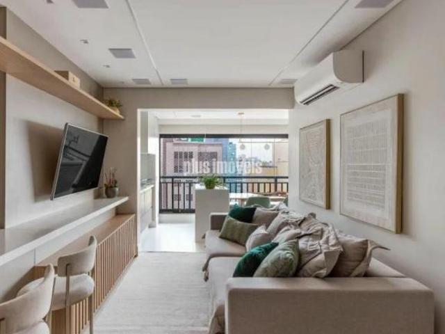 Apartamento de Luxo Totalmente Reformado à Venda