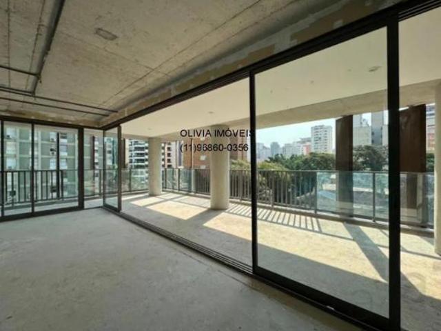 Apartamento de luxo 209m² no Itaim, 3 suítes, 3 vagas, depósito, apenas 6min a pé da avenida Faria L
