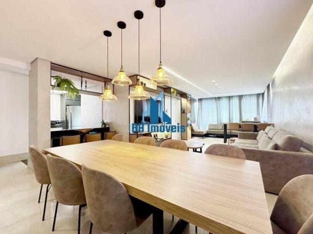 Apartamento de luxo 4 quartos 2 suítes de 158m² com 3 vagas paralelas à venda no Castelo