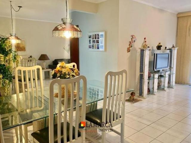 Apartamento de padrao c/ 2 dts. a venda em Guaruja